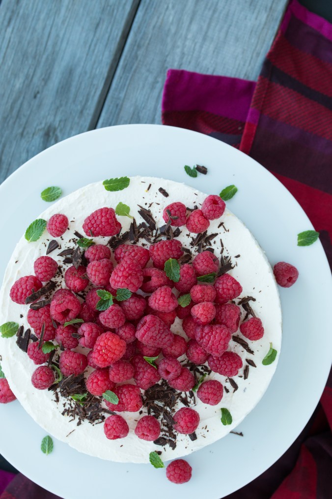 Raspberry & greek yogurt cheesecake | lolita bopa